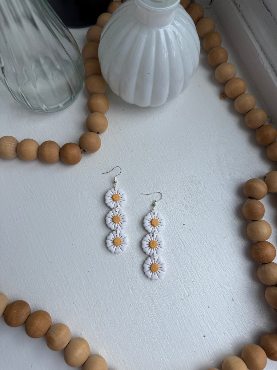 Triple Daisy Dangles – Ear2EarJewelryNH